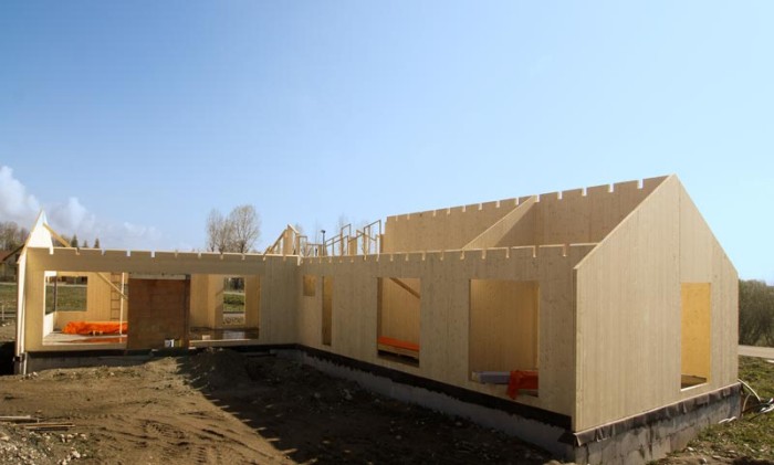 Dřevostavby a CLT panely | jenBYDLENÍ.cz
